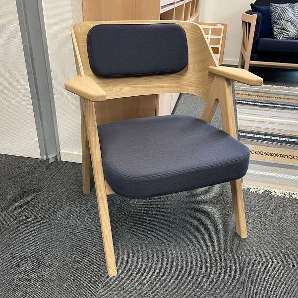 MeTube | Lænestol – Skærbæk Møbler & Tæpper